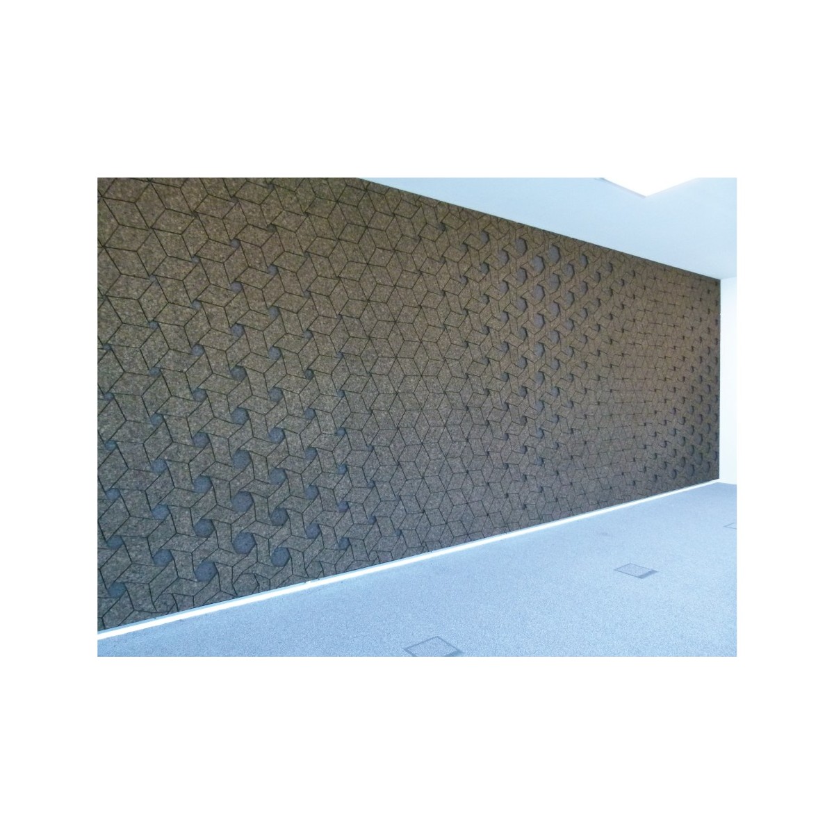 Insulating and sound-absorbing decorative cork coating